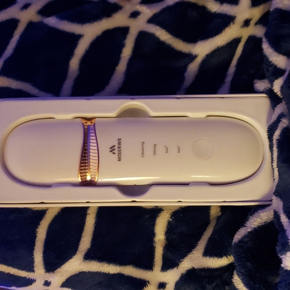 Miserwe | Skincare | Ultrasonic Ion Face Scrubber | Poshmark